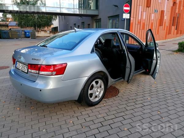 Grey Hyundai Sonata 2008 in Daugavpils, with an engine capacity of 2.00 L and mileage of 0 thousand km for 2150 €, photo 9 on AUTOMOTO.COM.LV