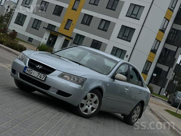 Grey Hyundai Sonata 2008 in Cesis, with an engine capacity of 2.40 L and mileage of 184 thousand km for 990 €, photo 7 on AUTOMOTO.COM.LV
