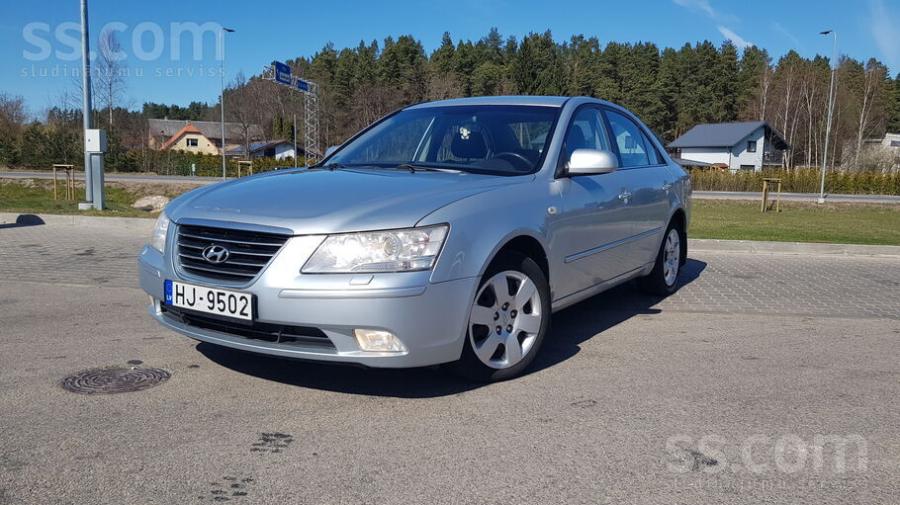 Grey Hyundai Sonata 2009 in Jurmala, with an engine capacity of 2.00 L and mileage of 258 thousand km for 1650 €, photo 1 on AUTOMOTO.COM.LV