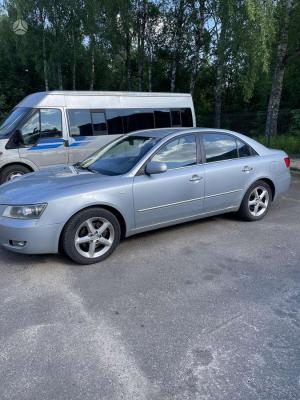 Grey Hyundai Sonata 2010 in Vilnius, with an engine capacity of 1.99 L and mileage of 253 thousand km for 1900 €, photo 5 on AUTOMOTO.COM.LV