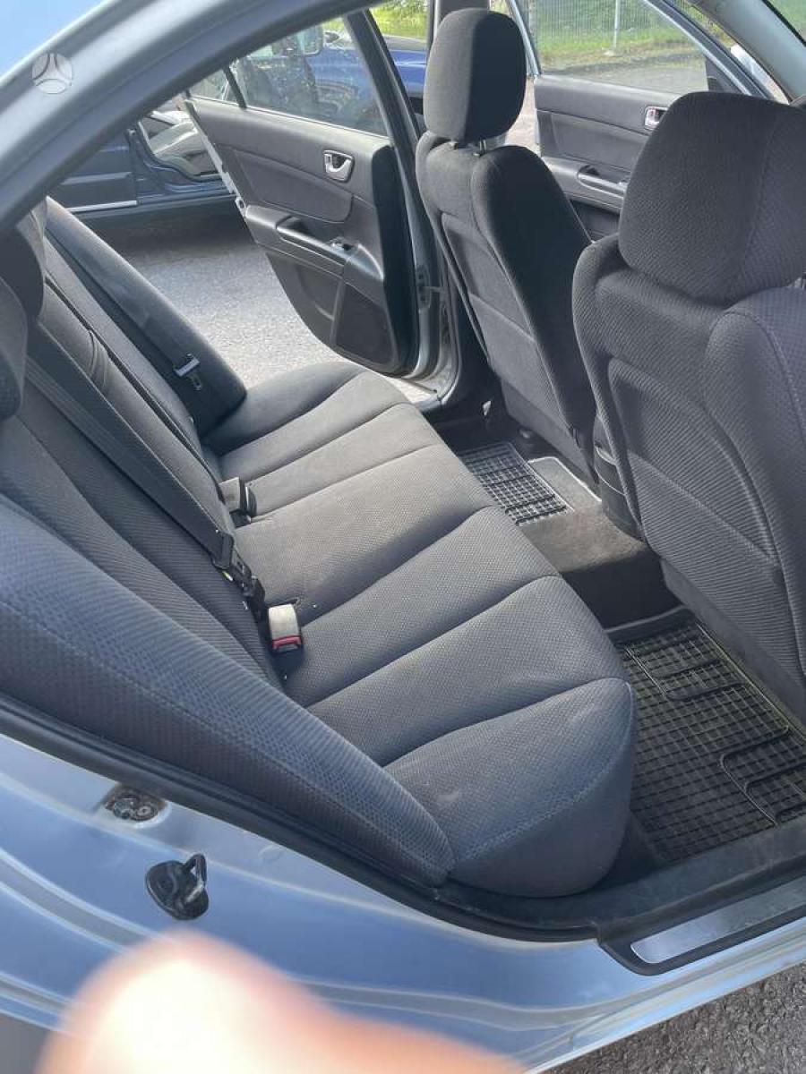 Grey Hyundai Sonata 2010 in Vilnius, with an engine capacity of 1.99 L and mileage of 253 thousand km for 1900 €, photo 18 on AUTOMOTO.COM.LV
