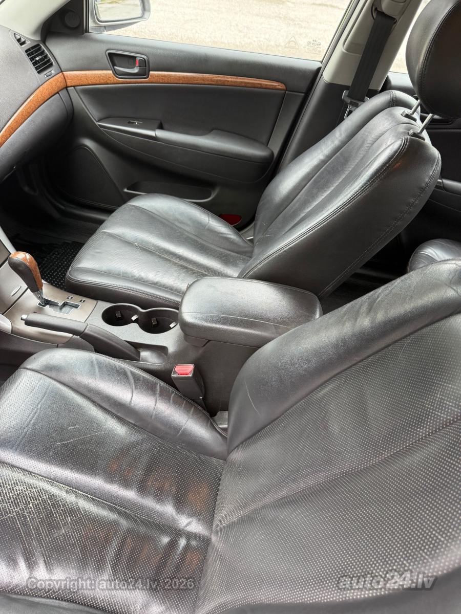 Pelēks Hyundai Sonata 2011 Tartu, ar dzinēja tilpumu 2.00 L un nobraukumu 180 tūkst. km par 3400 €, foto 11 vietnē AUTOMOTO.COM.LV