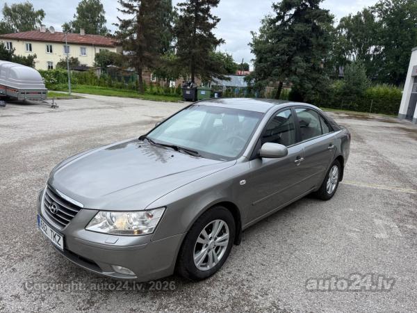 Grey Hyundai Sonata 2011 in Tartu, with an engine capacity of 2.00 L and mileage of 180 thousand km for 3400 €, photo 8 on AUTOMOTO.COM.LV