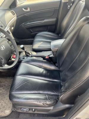 Pelēks Hyundai Sonata 2013 Kauņa, ar dzinēja tilpumu 1.99 L un nobraukumu 190 tūkst. km par 1400 €, foto 4 vietnē AUTOMOTO.COM.LV