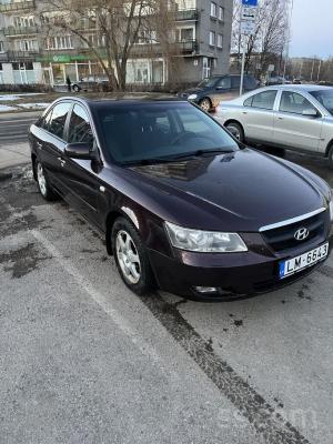 Red Hyundai Sonata 2008 in Daugavpils, with an engine capacity of 2.00 L and mileage of 188 thousand km for 1600 €, photo  on AUTOMOTO.COM.LV