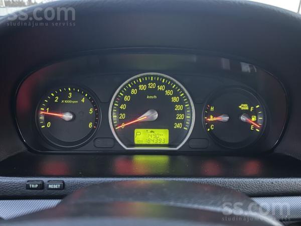 Red Hyundai Sonata 2008 in Daugavpils, with an engine capacity of 2.00 L and mileage of 188 thousand km for 1600 €, photo 5 on AUTOMOTO.COM.LV