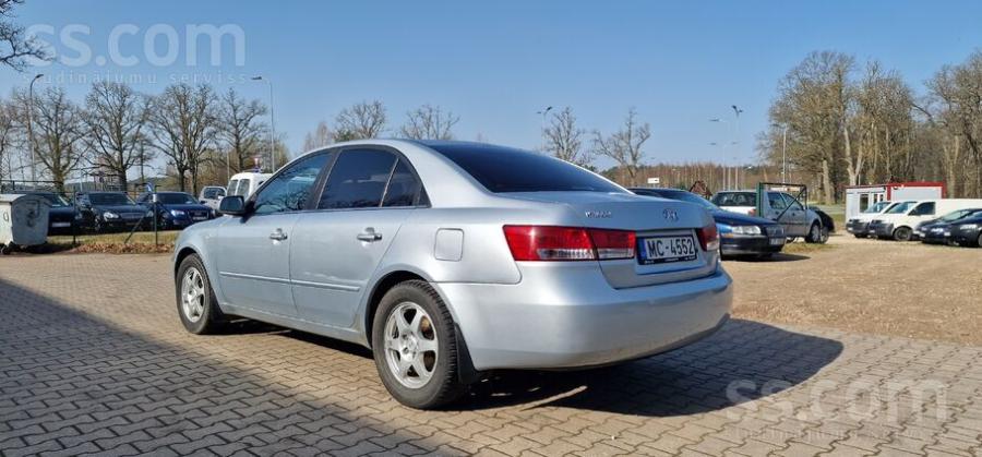 Hyundai Sonata 2006 in Valmiera, with an engine capacity of 2.00 L and mileage of 265 thousand km for 1600 €, photo 4 on AUTOMOTO.COM.LV