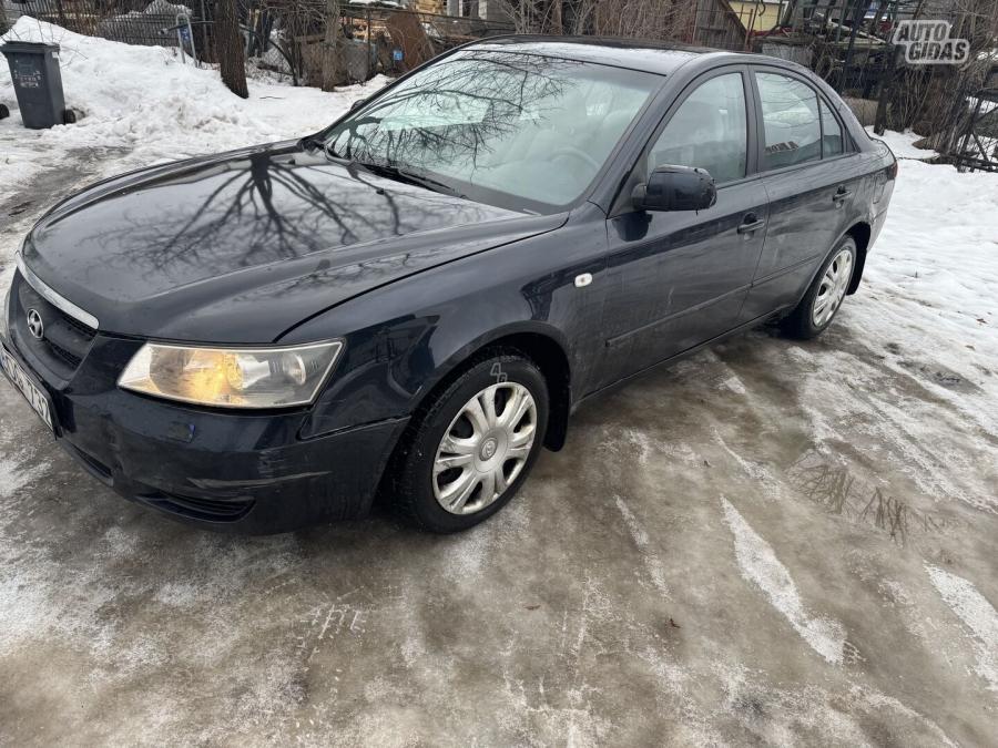 Hyundai Sonata 2007 Viļņa, ar dzinēja tilpumu 2.40 L un nobraukumu 132 tūkst. km par 680 €, foto 2 vietnē AUTOMOTO.COM.LV