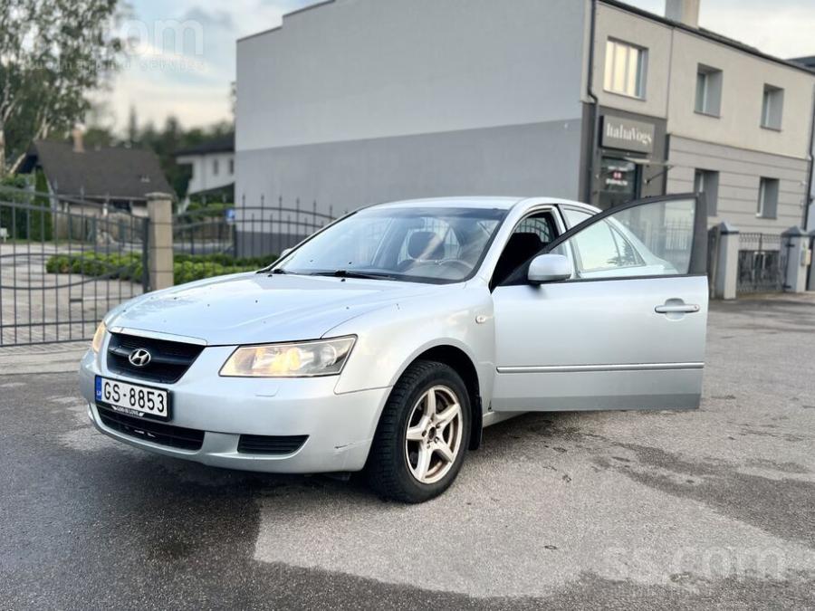 Hyundai Sonata 2007 in Riga, with an engine capacity of 2.40 L and mileage of 260 thousand km for 700 €, photo 1 on AUTOMOTO.COM.LV