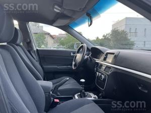 Hyundai Sonata 2007 in Riga, with an engine capacity of 2.40 L and mileage of 260 thousand km for 700 €, photo 7 on AUTOMOTO.COM.LV