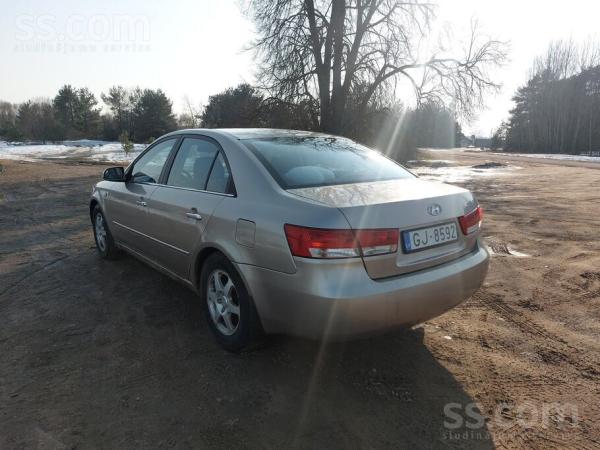 Hyundai Sonata 2007 Daugavpils, ar dzinēja tilpumu 2.00 L un nobraukumu 372 tūkst. km par 1600 €, foto 5 vietnē AUTOMOTO.COM.LV
