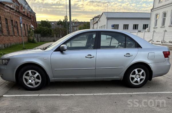 Hyundai Sonata 2008 in Daugavpils, with an engine capacity of 2.40 L and mileage of 342 thousand km for 1200 €, photo 3 on AUTOMOTO.COM.LV