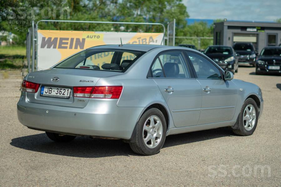 Hyundai Sonata 2008 in Liepaja, with an engine capacity of 2.00 L and mileage of 241 thousand km for 1800 €, photo 6 on AUTOMOTO.COM.LV