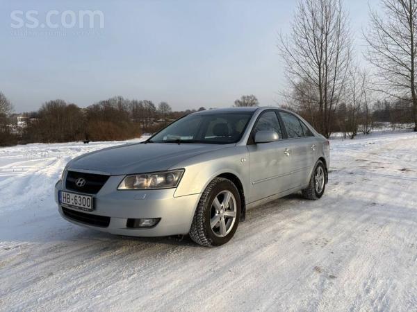 Hyundai Sonata 2008 in Riga, with an engine capacity of 2.40 L and mileage of 347 thousand km for 2000 €, photo 1 on AUTOMOTO.COM.LV