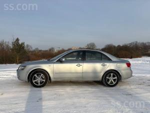 Hyundai Sonata 2008 in Riga, with an engine capacity of 2.40 L and mileage of 347 thousand km for 2000 €, photo 2 on AUTOMOTO.COM.LV