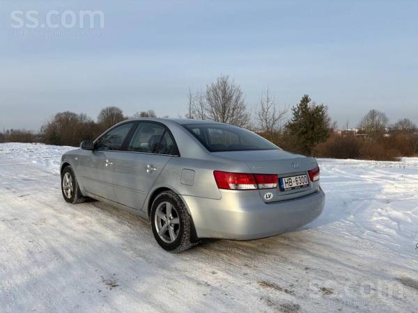 Hyundai Sonata 2008 in Riga, with an engine capacity of 2.40 L and mileage of 347 thousand km for 2000 €, photo 3 on AUTOMOTO.COM.LV