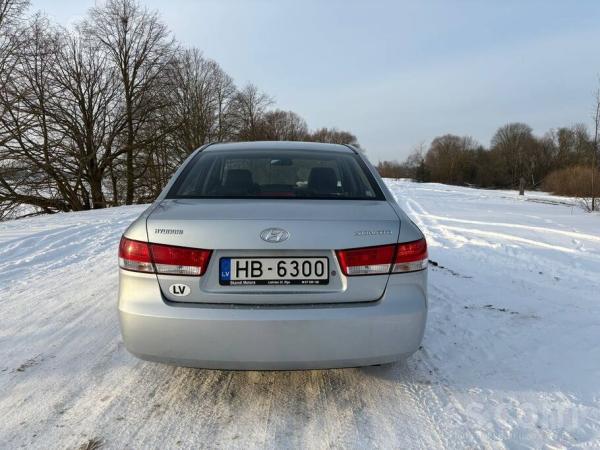 Hyundai Sonata 2008 in Riga, with an engine capacity of 2.40 L and mileage of 347 thousand km for 2000 €, photo 4 on AUTOMOTO.COM.LV