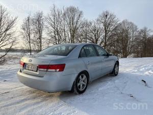 Hyundai Sonata 2008 in Riga, with an engine capacity of 2.40 L and mileage of 347 thousand km for 2000 €, photo 5 on AUTOMOTO.COM.LV