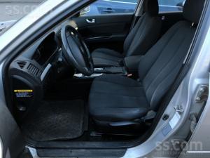 Hyundai Sonata 2008 in Riga, with an engine capacity of 2.40 L and mileage of 265 thousand km for 1250 €, photo 10 on AUTOMOTO.COM.LV
