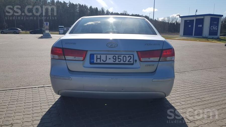 Hyundai Sonata 2009 Rīga, ar dzinēja tilpumu 2.00 L un nobraukumu 258 tūkst. km par 2000 €, foto 6 vietnē AUTOMOTO.COM.LV