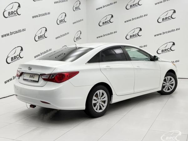 Hyundai Sonata 2011 Viļņa, ar dzinēja tilpumu 2.36 L un nobraukumu 151 tūkst. km par 3500 €, foto 2 vietnē AUTOMOTO.COM.LV