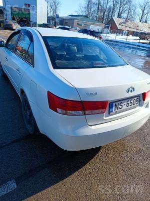 Balts Hyundai Sonata 2008 Cēsis, ar dzinēja tilpumu 2.00 L un nobraukumu 257 tūkst. km par 1700 €, foto 3 vietnē AUTOMOTO.COM.LV