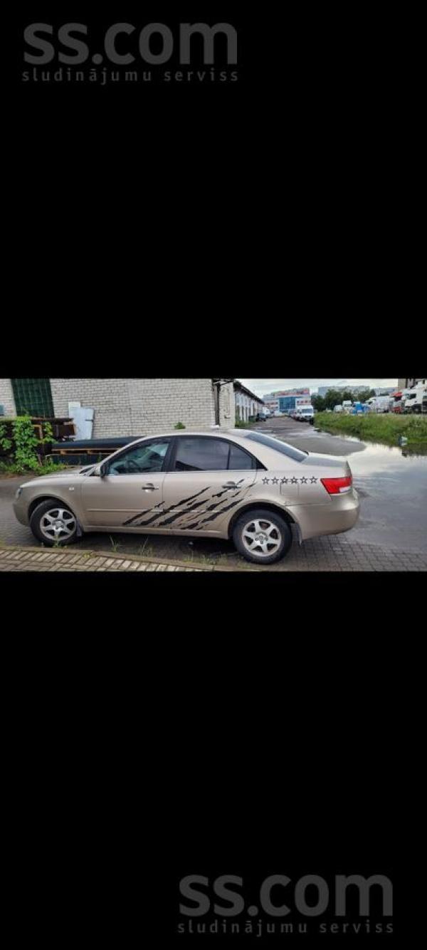 Yellow Hyundai Sonata 2006 in Riga, with an engine capacity of 2.40 L and mileage of 286 thousand km for 950 €, photo 3 on AUTOMOTO.COM.LV