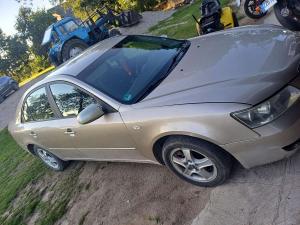 Yellow Hyundai Sonata 2007 in Silale, with an engine capacity of 2.00 L and mileage of 280 thousand km for 650 €, photo 3 on AUTOMOTO.COM.LV