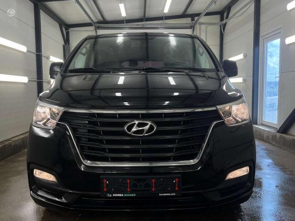 Hyundai Starex 2020 Viļņa vietnē Melns Hyundai Starex 2020 Viļņa, ar dzinēja tilpumu 2.50 L un nobraukumu 180 tūkst. km par 16698 €, foto 4 vietnē AUTOMOTO.COM.LV