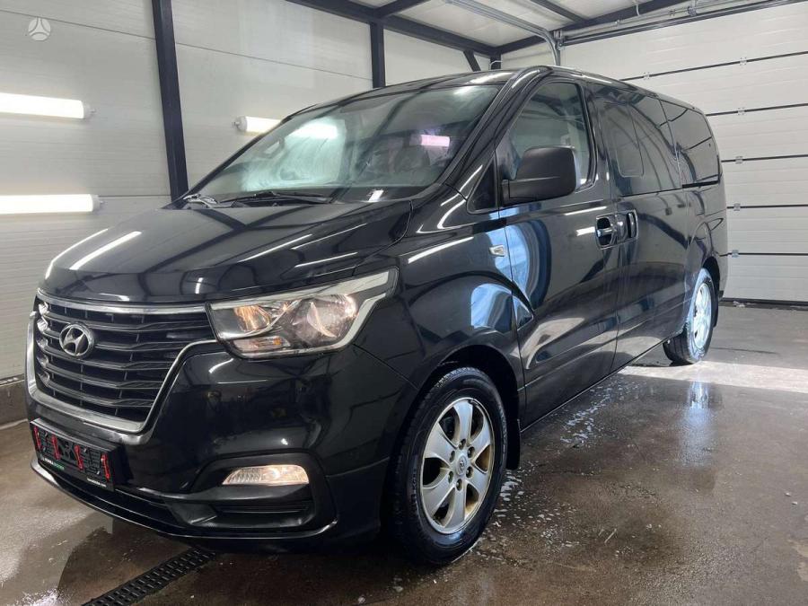 Melns Hyundai Starex 2020 Viļņa, ar dzinēja tilpumu 2.50 L un nobraukumu 180 tūkst. km par 16698 €, foto 6 vietnē AUTOMOTO.COM.LV
