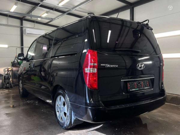 Hyundai Starex 2020 Viļņa vietnē Melns Hyundai Starex 2020 Viļņa, ar dzinēja tilpumu 2.50 L un nobraukumu 180 tūkst. km par 16698 €, foto 8 vietnē AUTOMOTO.COM.LV