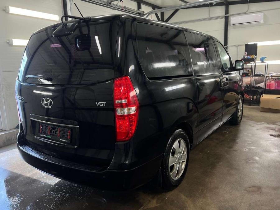 Melns Hyundai Starex 2020 Viļņa, ar dzinēja tilpumu 2.50 L un nobraukumu 180 tūkst. km par 16698 €, foto 9 vietnē AUTOMOTO.COM.LV