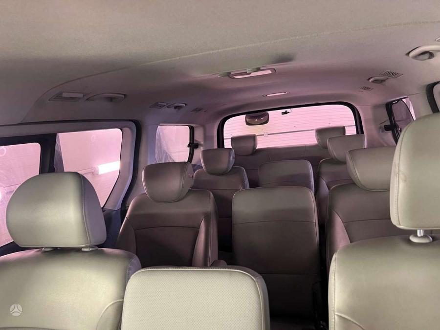 Melns Hyundai Starex 2020 Viļņa, ar dzinēja tilpumu 2.50 L un nobraukumu 180 tūkst. km par 16698 €, foto 12 vietnē AUTOMOTO.COM.LV