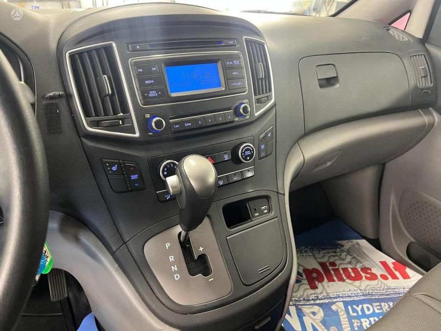 Melns Hyundai Starex 2020 Viļņa, ar dzinēja tilpumu 2.50 L un nobraukumu 180 tūkst. km par 16698 €, foto 16 vietnē AUTOMOTO.COM.LV