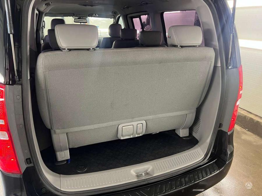 Melns Hyundai Starex 2020 Viļņa, ar dzinēja tilpumu 2.50 L un nobraukumu 180 tūkst. km par 16698 €, foto 26 vietnē AUTOMOTO.COM.LV