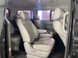 Melns Hyundai Starex 2020 Viļņa, ar dzinēja tilpumu 2.50 L un nobraukumu 180 tūkst. km par 16698 €, foto 28 vietnē AUTOMOTO.COM.LV