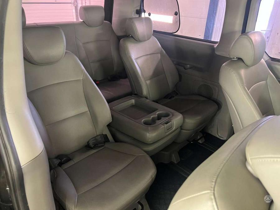 Melns Hyundai Starex 2020 Viļņa, ar dzinēja tilpumu 2.50 L un nobraukumu 180 tūkst. km par 16698 €, foto 29 vietnē AUTOMOTO.COM.LV