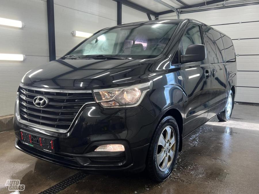 Black Hyundai Starex 2020 in Aukstieji Rusokai, with an engine capacity of 2.50 L and mileage of 180 thousand km for 16698 €, photo 5 on AUTOMOTO.COM.LV