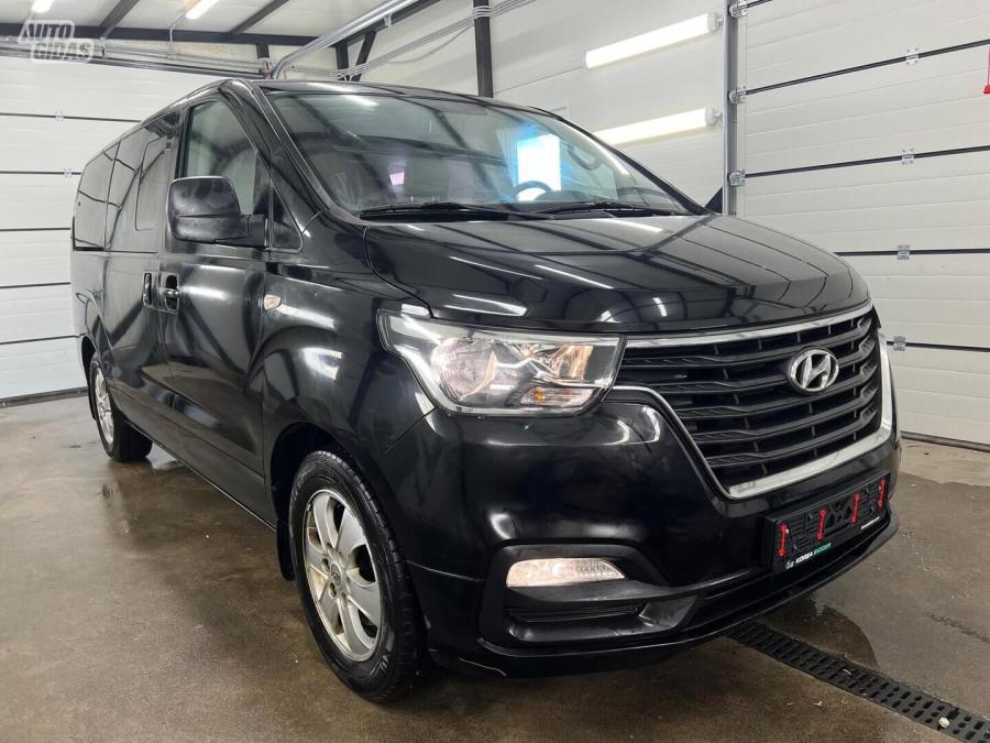 Black Hyundai Starex 2020 in Aukstieji Rusokai, with an engine capacity of 2.50 L and mileage of 180 thousand km for 16698 €, photo 6 on AUTOMOTO.COM.LV