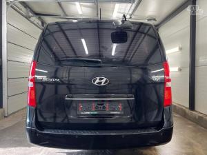 Black Hyundai Starex 2020 in Aukstieji Rusokai, with an engine capacity of 2.50 L and mileage of 180 thousand km for 16698 €, photo 8 on AUTOMOTO.COM.LV