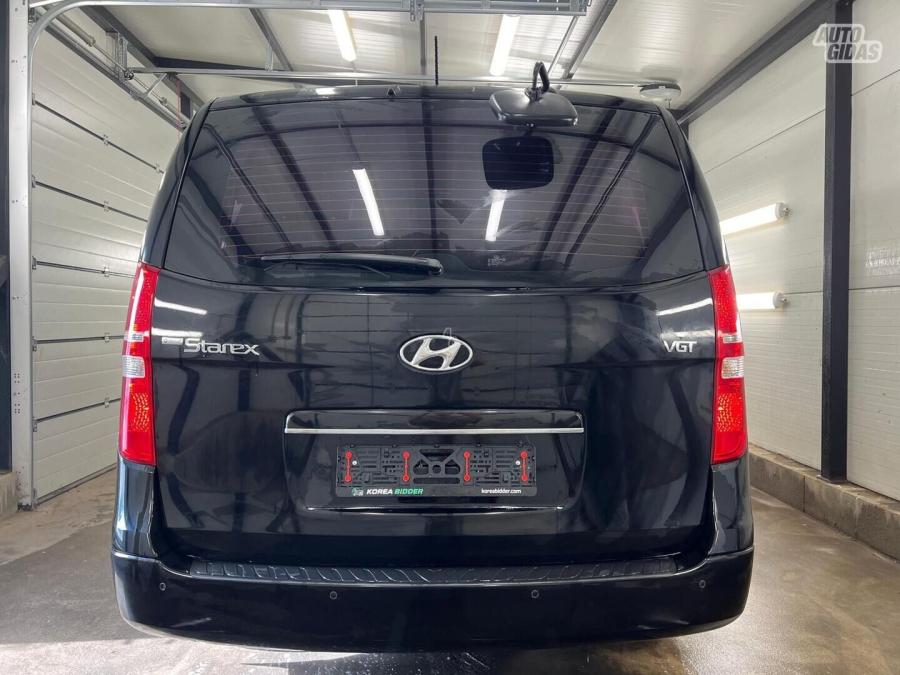 Black Hyundai Starex 2020 in Aukstieji Rusokai, with an engine capacity of 2.50 L and mileage of 180 thousand km for 16698 €, photo 8 on AUTOMOTO.COM.LV