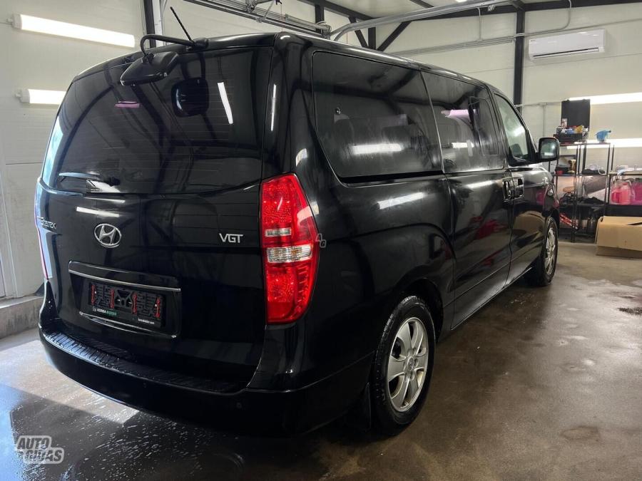 Black Hyundai Starex 2020 in Aukstieji Rusokai, with an engine capacity of 2.50 L and mileage of 180 thousand km for 16698 €, photo 10 on AUTOMOTO.COM.LV