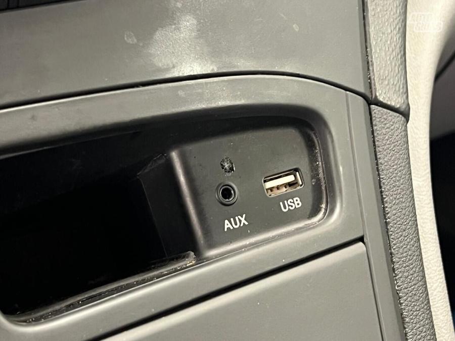 Black Hyundai Starex 2020 in Aukstieji Rusokai, with an engine capacity of 2.50 L and mileage of 180 thousand km for 16698 €, photo 18 on AUTOMOTO.COM.LV