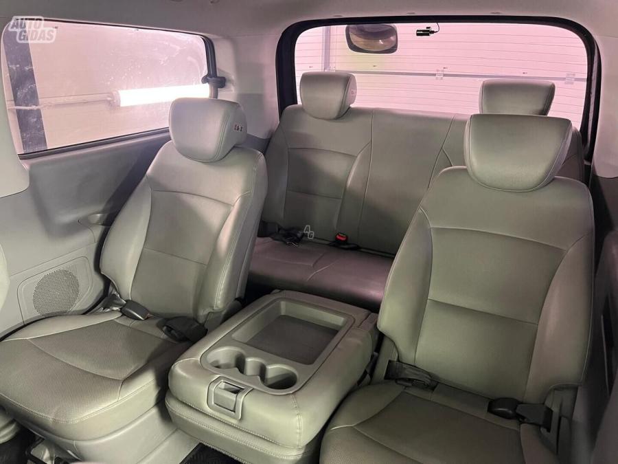 Black Hyundai Starex 2020 in Aukstieji Rusokai, with an engine capacity of 2.50 L and mileage of 180 thousand km for 16698 €, photo 26 on AUTOMOTO.COM.LV