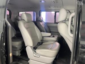 Black Hyundai Starex 2020 in Aukstieji Rusokai, with an engine capacity of 2.50 L and mileage of 180 thousand km for 16698 €, photo 29 on AUTOMOTO.COM.LV