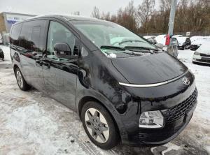 Melns Hyundai Staria 2025 Klaipėda, ar dzinēja tilpumu 1.60 L un nobraukumu 2 tūkst. km par 17200 €, foto  vietnē AUTOMOTO.COM.LV