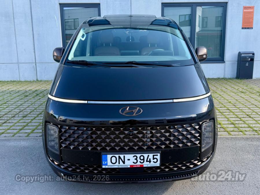 Черный Хендай Staria 2021 в Таллин, объемом двигателя 2.20 л и пробегом 57 тыс. км за 36990 €, фото 4 на AUTOMOTO.COM.LV