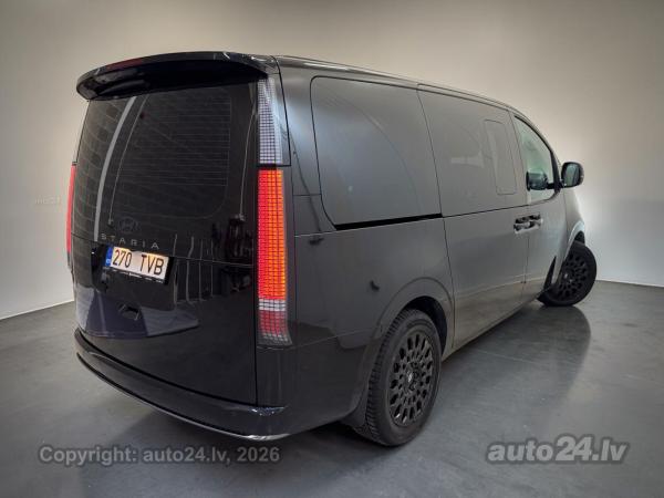 Melns Hyundai Staria 2025 Tallina, ar dzinēja tilpumu 1.60 L un nobraukumu 24 tūkst. km par 53990 €, foto 6 vietnē AUTOMOTO.COM.LV