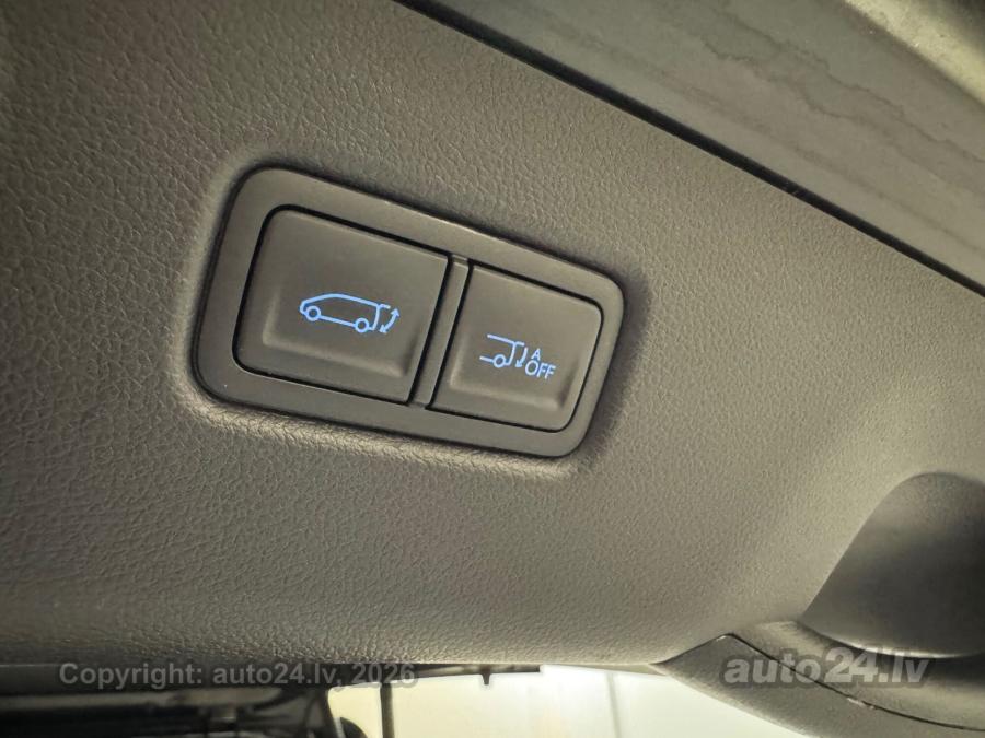 Black Hyundai Staria 2025 in Tallinn, with an engine capacity of 1.60 L and mileage of 24 thousand km for 53990 €, photo 27 on AUTOMOTO.COM.LV
