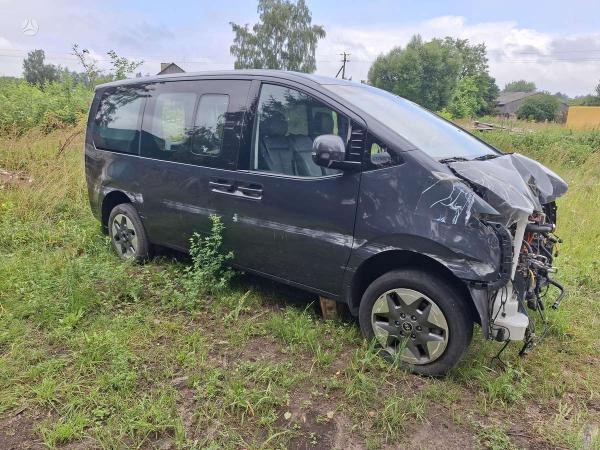 Zils Hyundai Staria 2025 Kauņa, ar dzinēja tilpumu 1.60 L un nobraukumu 29 tūkst. km par 16335 €, foto 1 vietnē AUTOMOTO.COM.LV